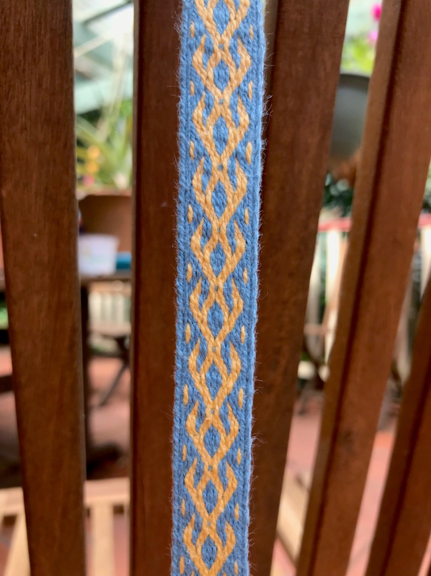 Weaving is the Bee’s Knees! Well … Feet. – Simple Crafty Life